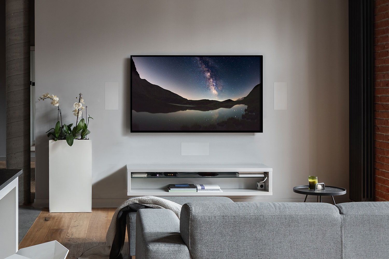 Самые тонкие телевизоры в магазинах России в 2025 году - Рейтинг ...